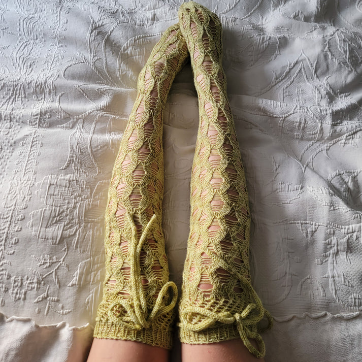 Frabjous Stocking Pattern - Qing Fibre - Indie Hand-Dyed Yarn