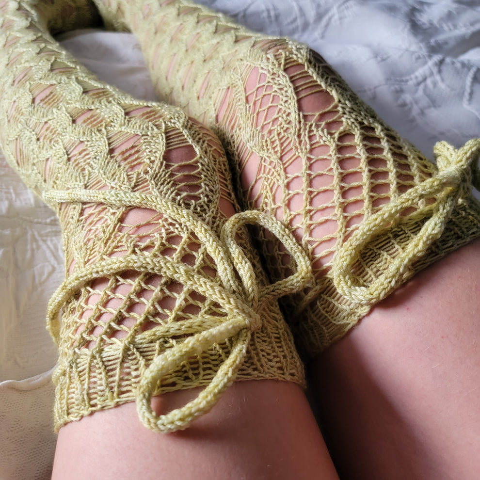 Frabjous Stocking Pattern - Qing Fibre - Indie Hand-Dyed Yarn